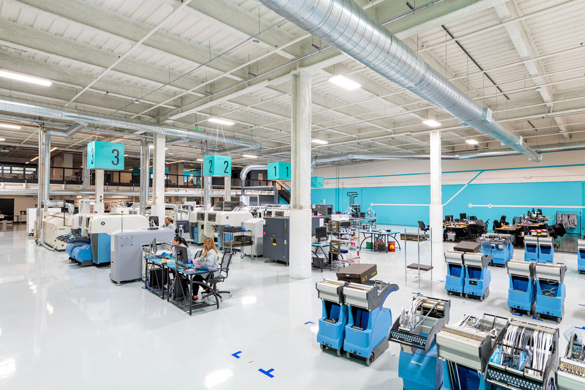 An inside look at an IIoT-powered smart factory – Tek Supply inc